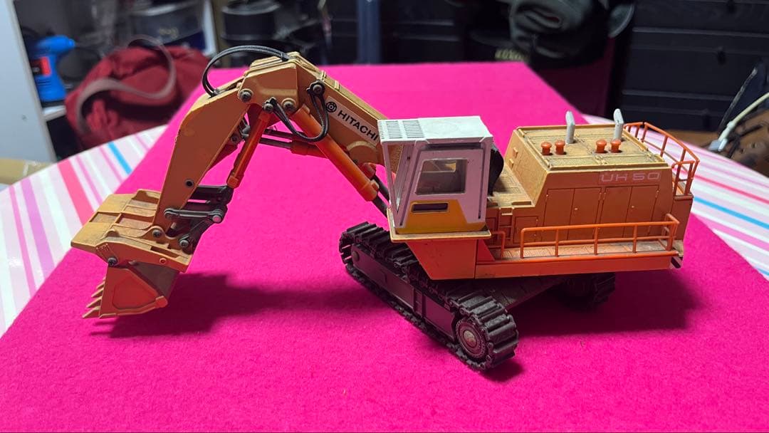 ヨネザワトイズ・ダイヤペット製 HITACHI エクスカベーター模型1/60