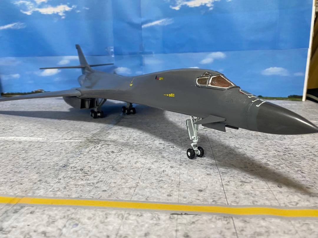 B-1Bランサー　1/72スケールプラモデル完成品 MPC