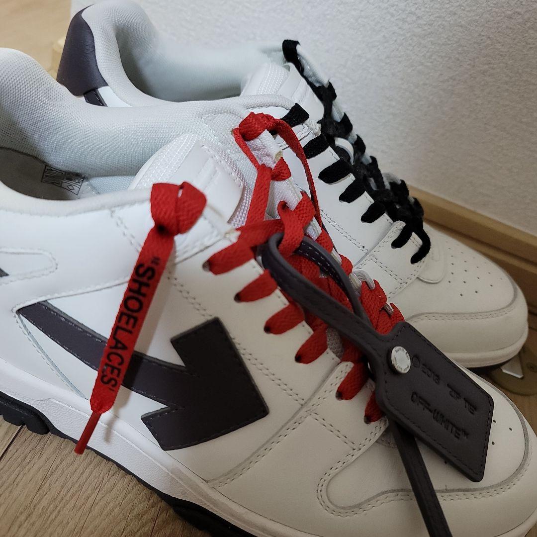 Off-White　スニーカー