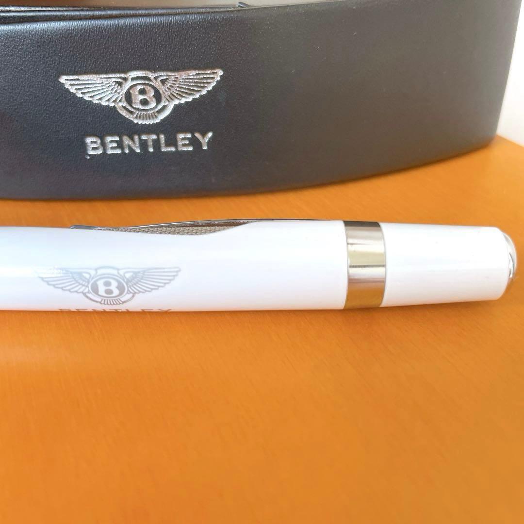 ☆未使用☆BENTLEY ホワイト ×シルバーカラー　ボールペン ケース付き