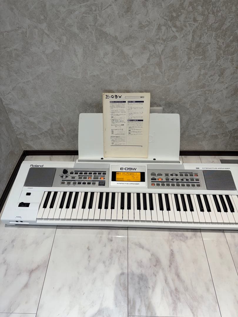 名器 ローランド ROLAND スピーカー内蔵 キーボード E-09W 美品