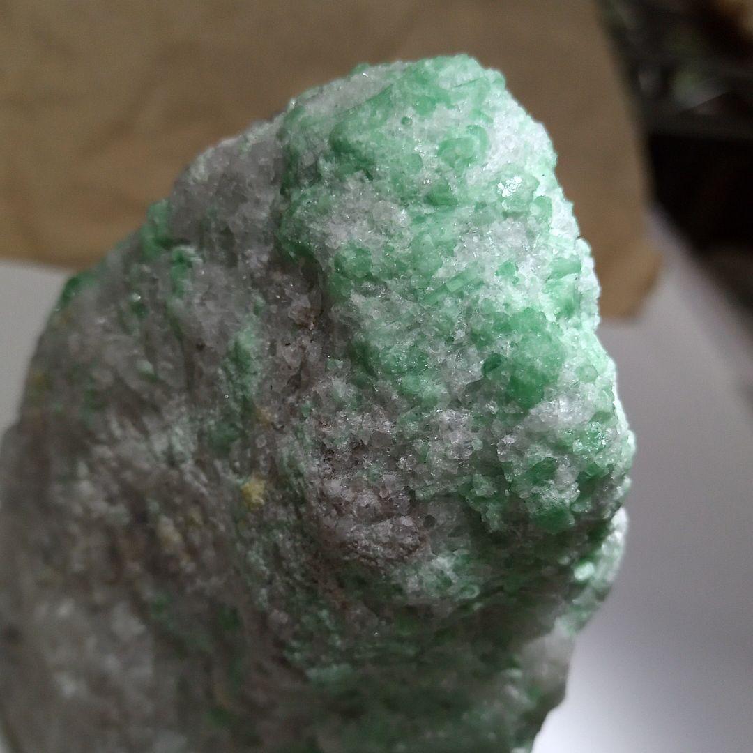 今だけエメラルド原石✨ずっしり470g　11 x 7.5cm　鉱物 標本サンプル