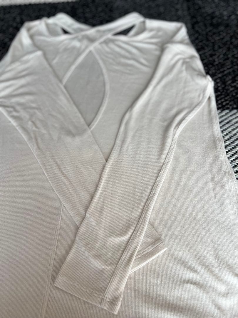 Lululemon ヨガ／ピラティス トップス 3点セット（Size 4）