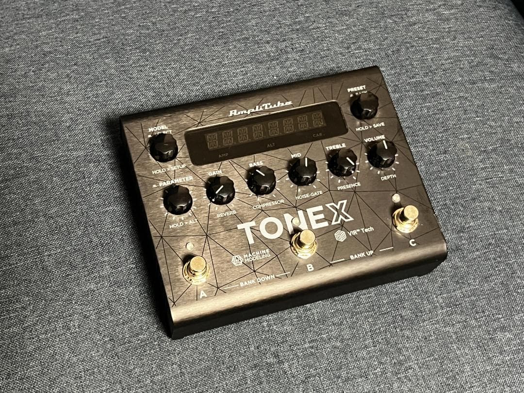 AmpliTube TONEX pedal アンプシミュレーター　ライセンスなし