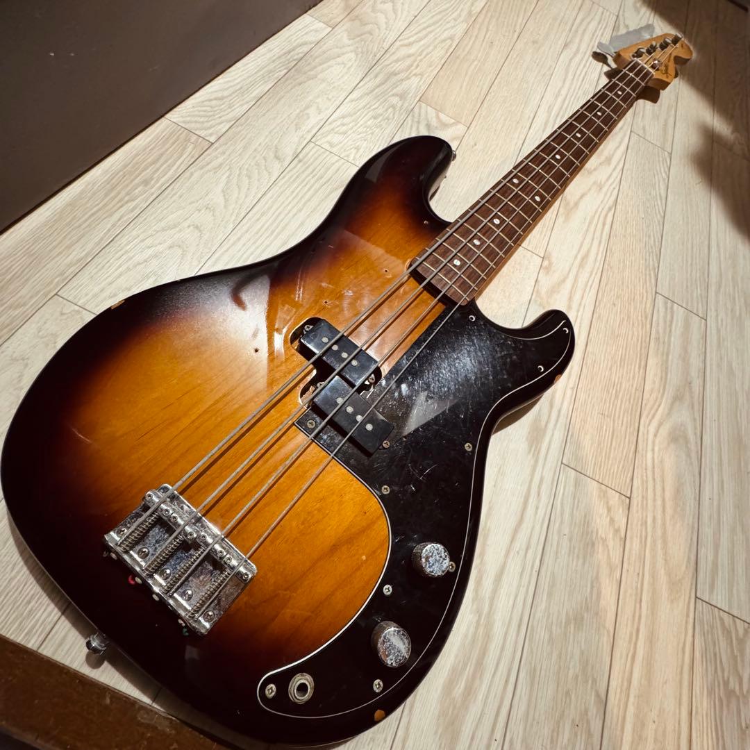 ベース SQUIER Classic Vibe '60s Precision Bass