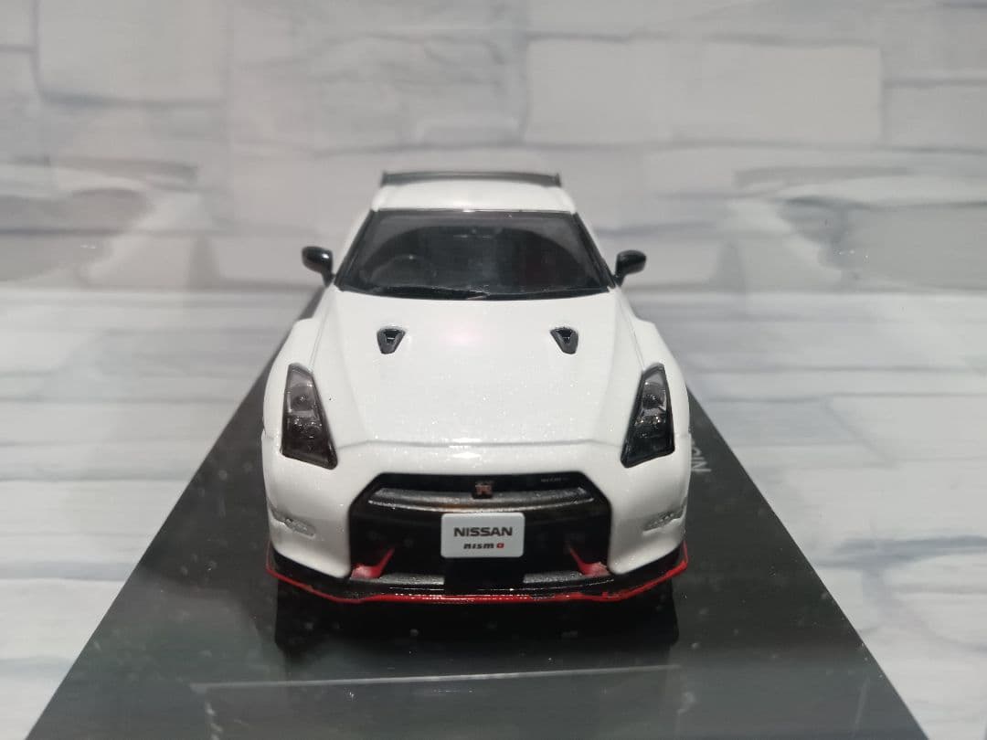 1/43 日産　GT-R R35 ニスモ　ディーラー品　ミニカー　ホワイト