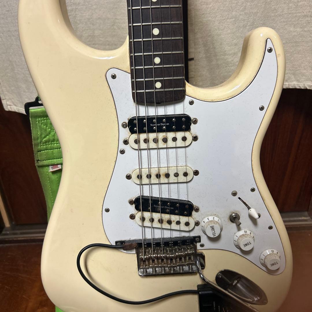 Fender Stratocaster アイボリー