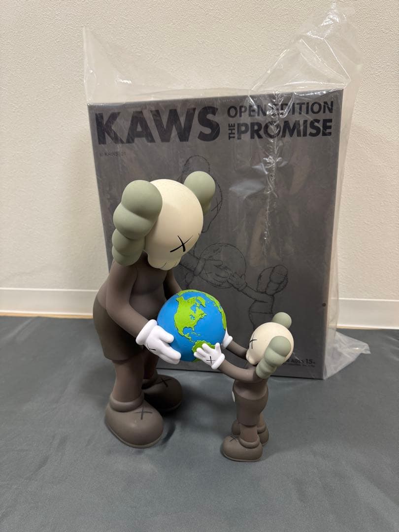 KAWS カウズ　フィギュア