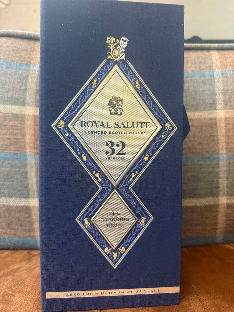 ウイスキー  SALUTE 32 Year Old