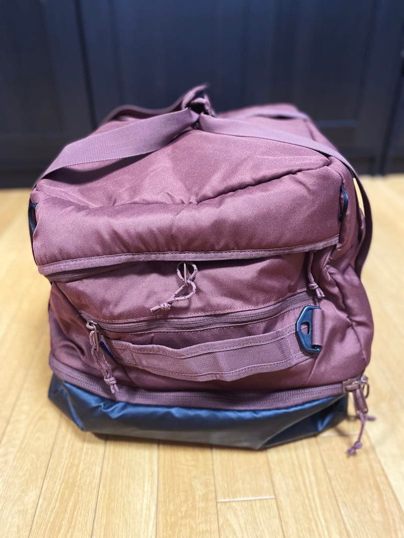 Burton ダッフルバッグ 70L 23-24モデル 防水　コンパートメント付