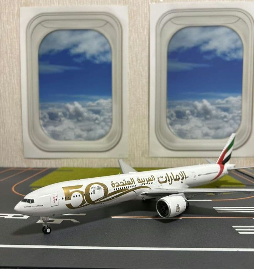 エミレーツ航空 UAE 50周年記念モデル B777 1/200