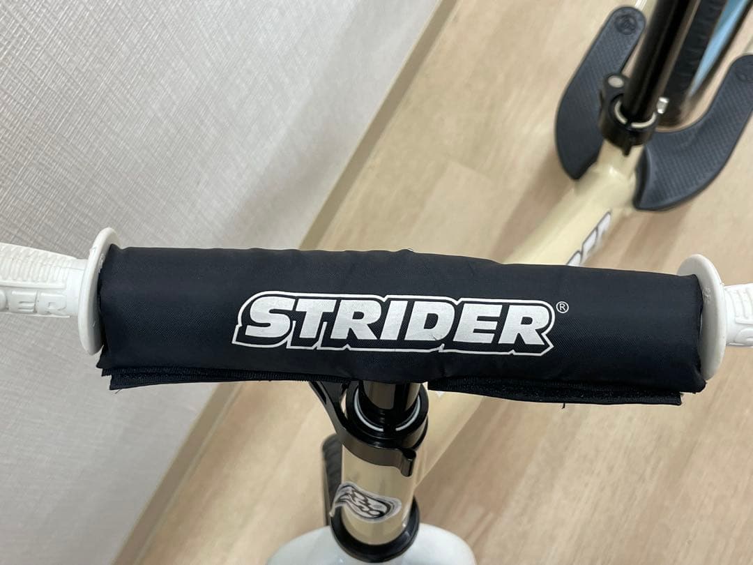 ストライダー ムラサキスポーツ限定色 12インチ STRIDER