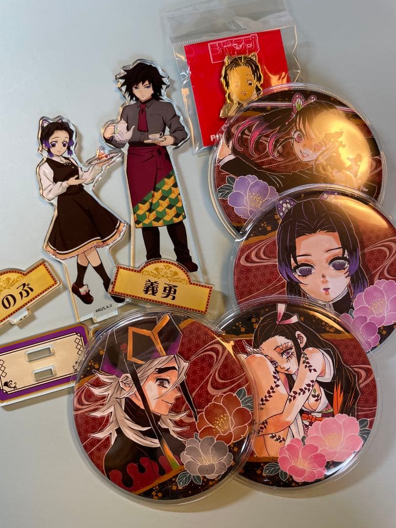 鬼滅の刃 缶バッジセット アクリルスタンド付き