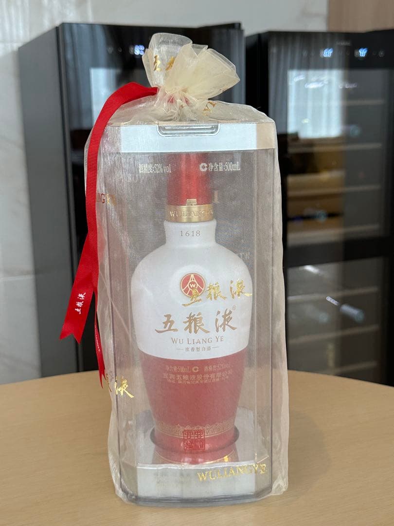 五粮液 1618 2022年製　500ml 白酒 茅台酒　ショーケース付