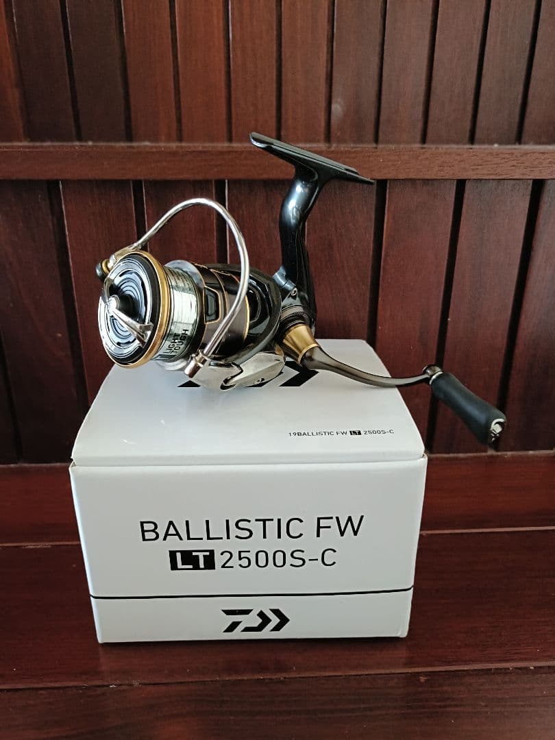 た*る様 DAIWA BALLISTIC FW LT2500S-C スピニングリ
