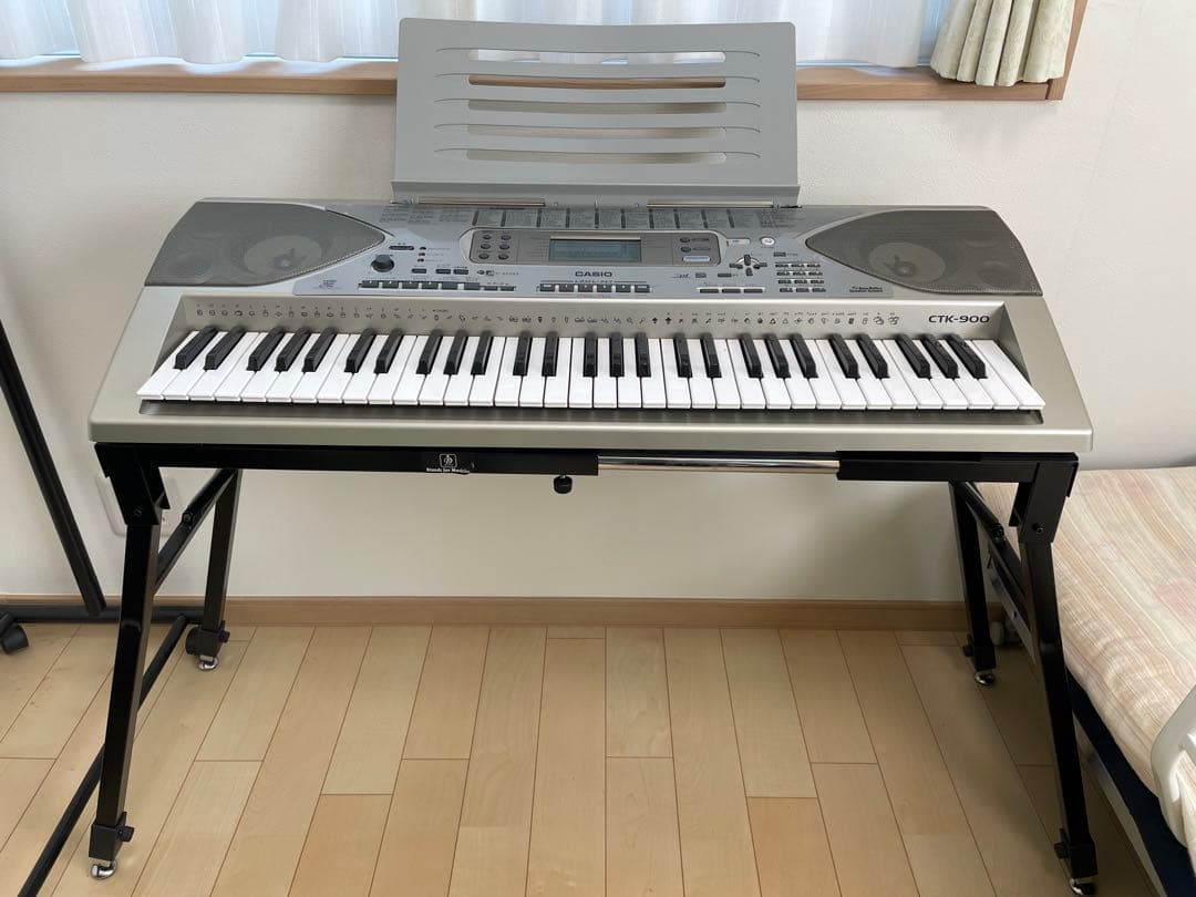 電子キーボード　CASIO CTK-900