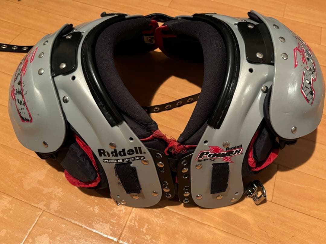 Riddell ショルダーパッド シルバー