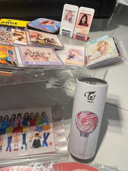 半額以下‼️   TWICE まとめ売り アルバム、ペンライト、うちわ等