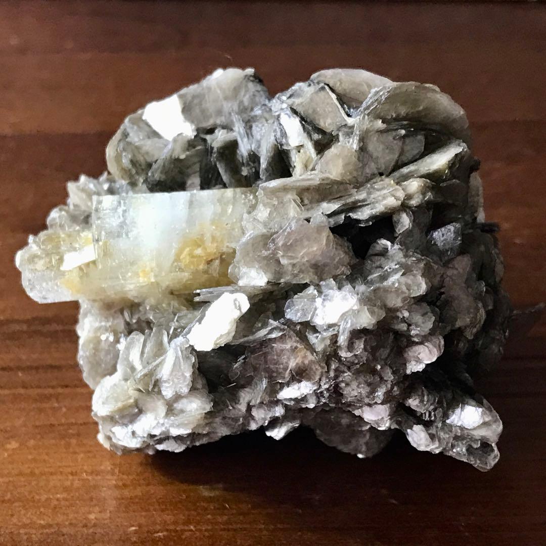 アクアマリン 原石 550ct 鉱物標本 天然石 パキスタン 一点もの レア