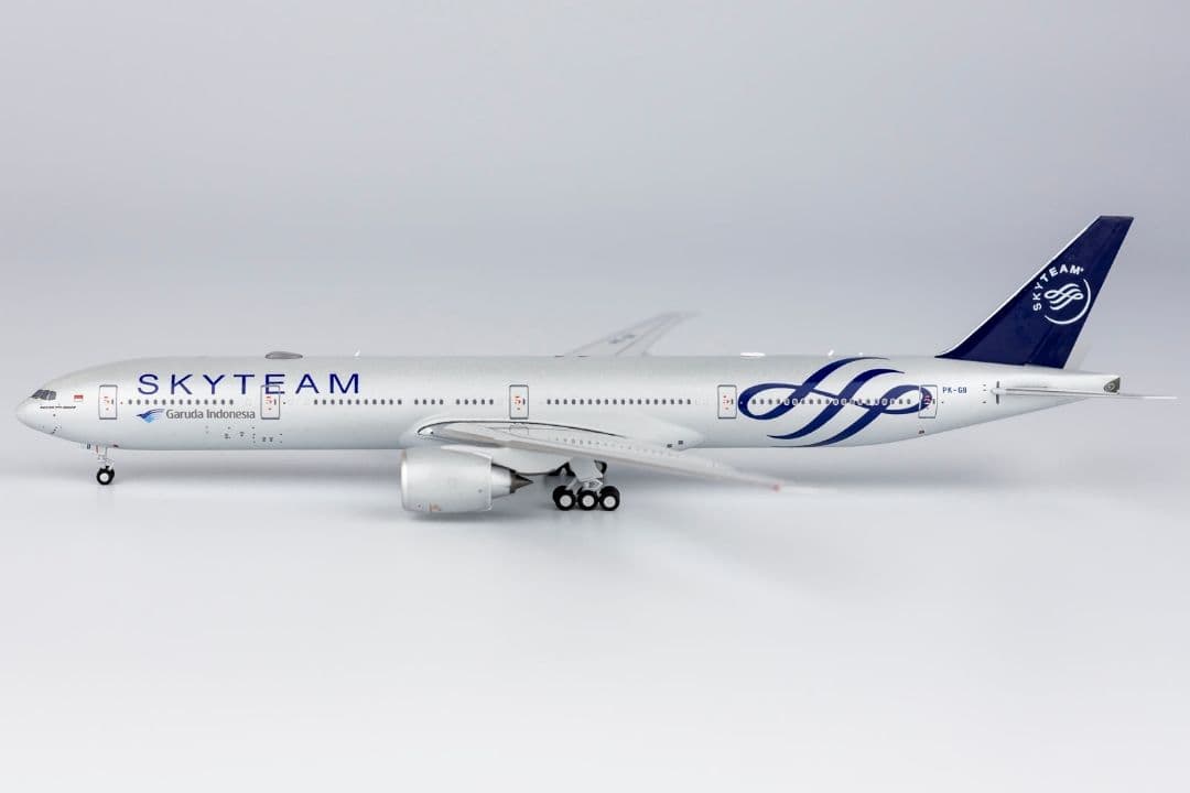 ガルーダインドネシア航空 777-300ER PK-GII 1/400