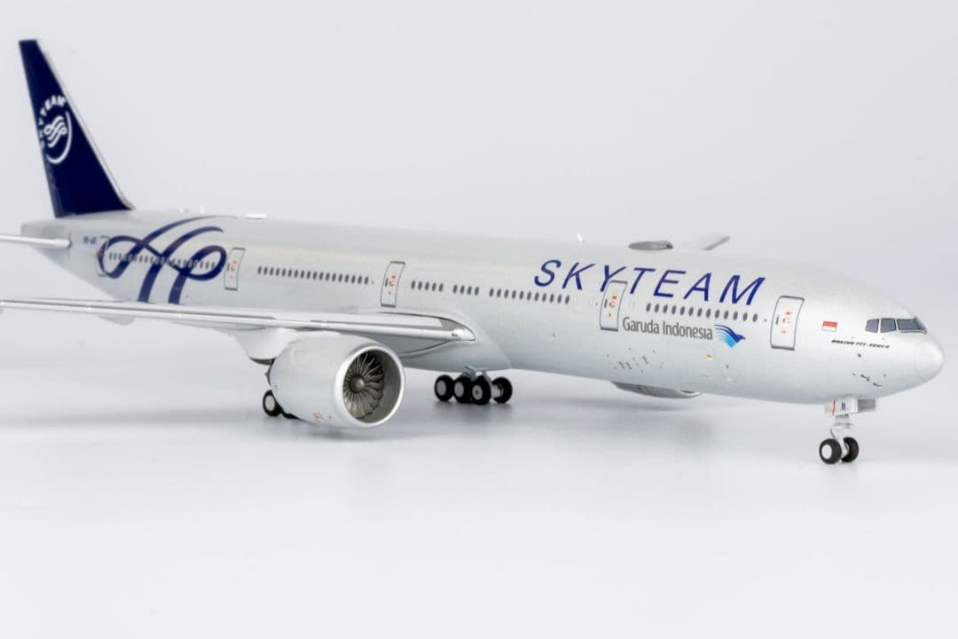ガルーダインドネシア航空 777-300ER PK-GII 1/400