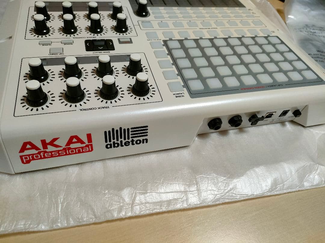 【未使用・限定カラー】AKAI APC40 Ableton コントローラー