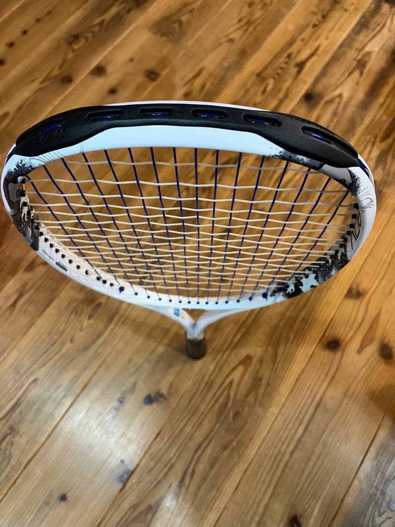 【美品】YONEX テニスラケット ジオブレーク 80V UL1