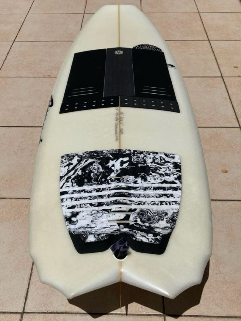 【送料込】JUSTICE surfboard BARRACUDA 5’2″