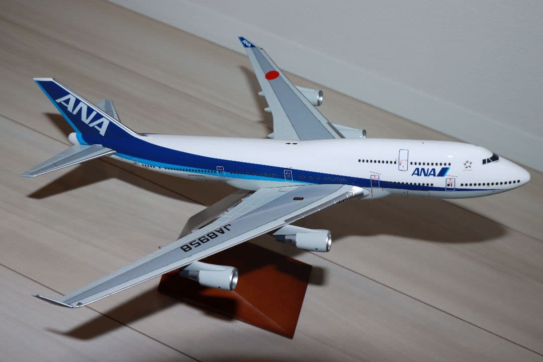 ANA ボーイング747-400 NH20064 1:200 ギヤ無し