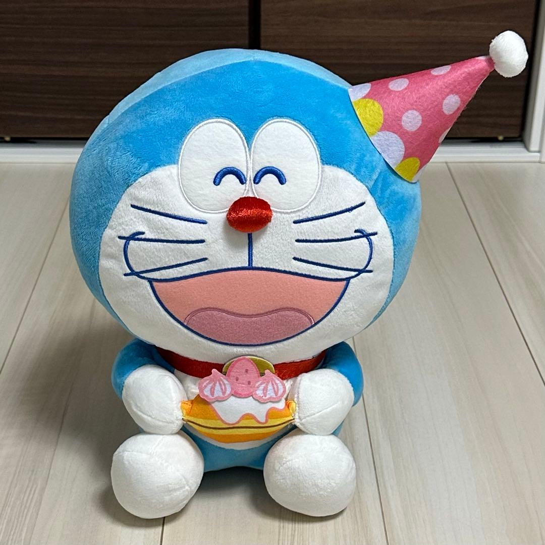 ドラえもん　お誕生日BIGぬいぐるみ8個　赤いほっぺLぬいぐるみ1個