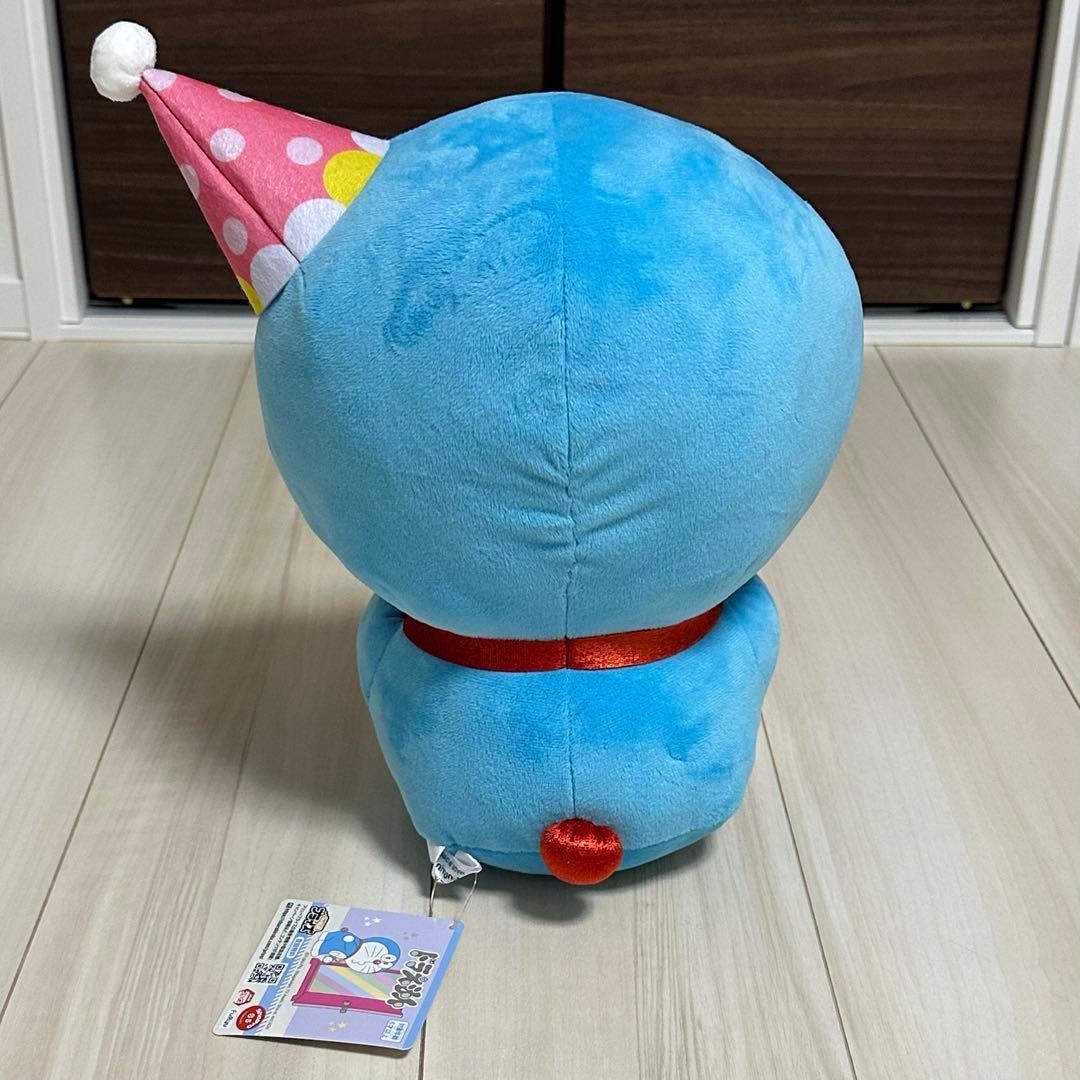 ドラえもん　お誕生日BIGぬいぐるみ8個　赤いほっぺLぬいぐるみ1個