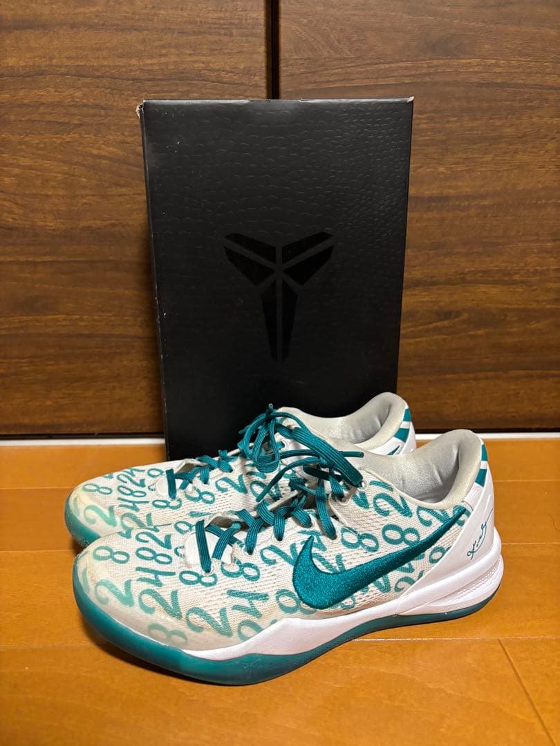 Nike Kobe 8 バスケットボールシューズ