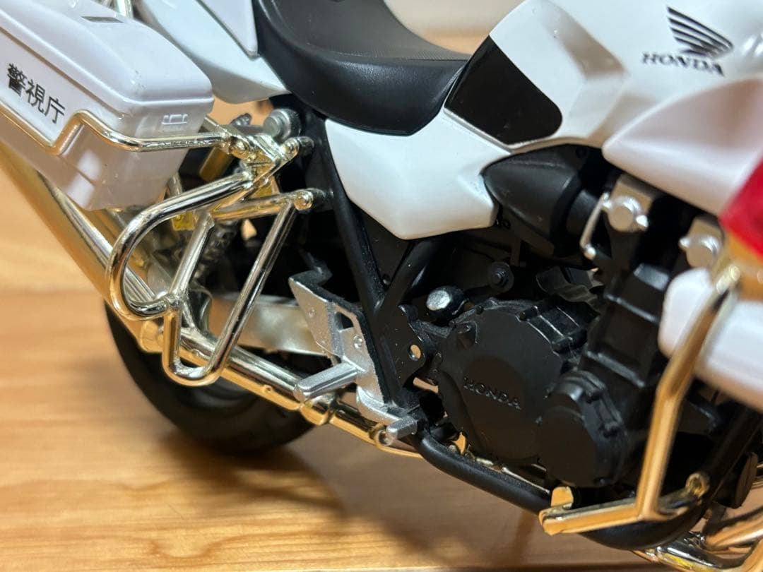 アオシマ 1/12 ホンダ CB1300P 警視庁 白バイ 完成品 訳あり