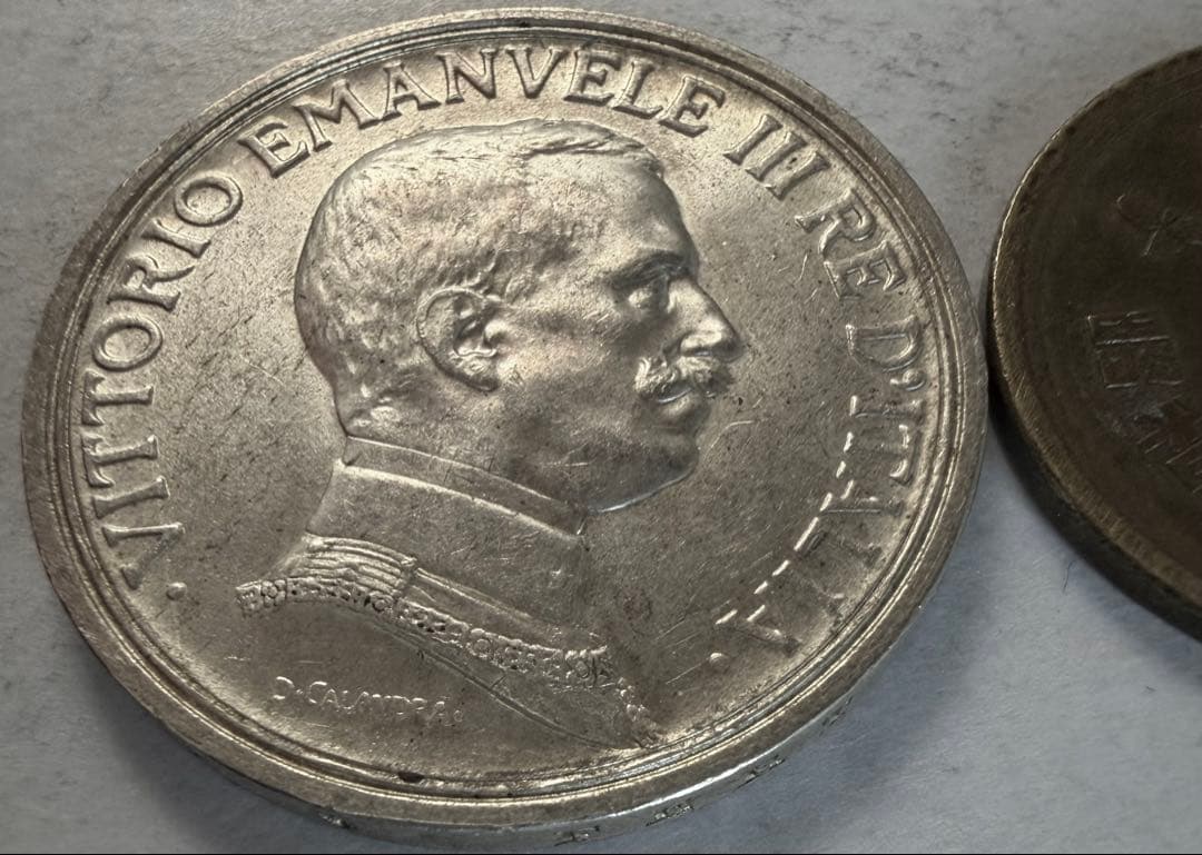 さ*e様 1916年イタリア王国 2リラ銀貨 ヴィットーリオ・エマヌエーレ3世