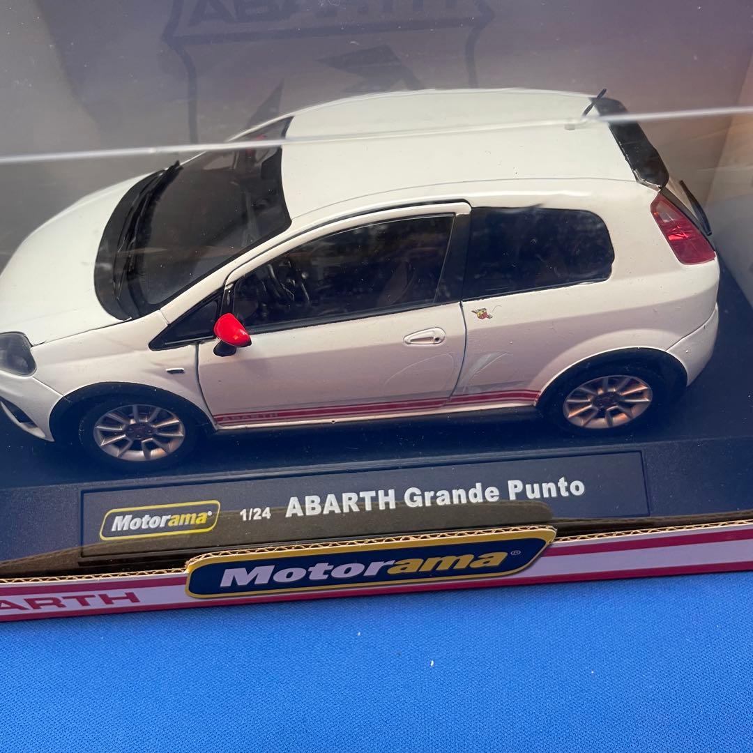 1/24 ミニカー　アバルト純正GRANDE PUNTO