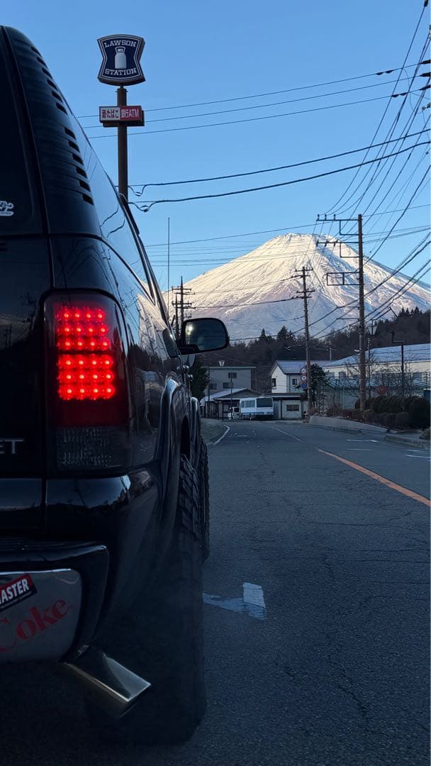 00-06シボレー・タホ、サバーバン レッドスモークテールレンズランプ