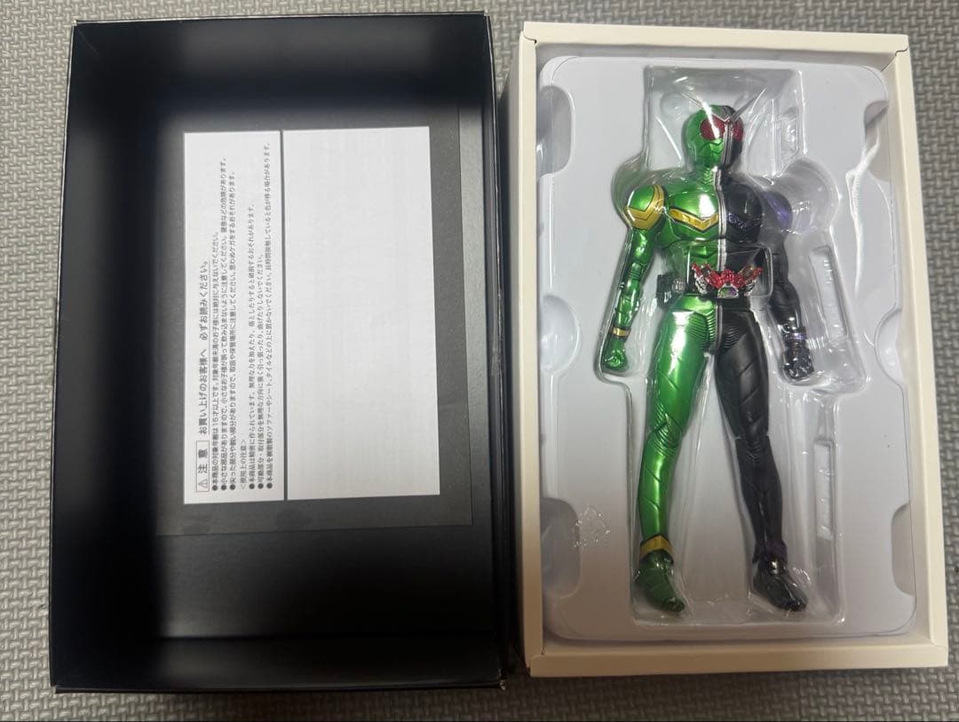 真骨彫S.H.Figuarts仮面ライダーWサイクロンジョーカー