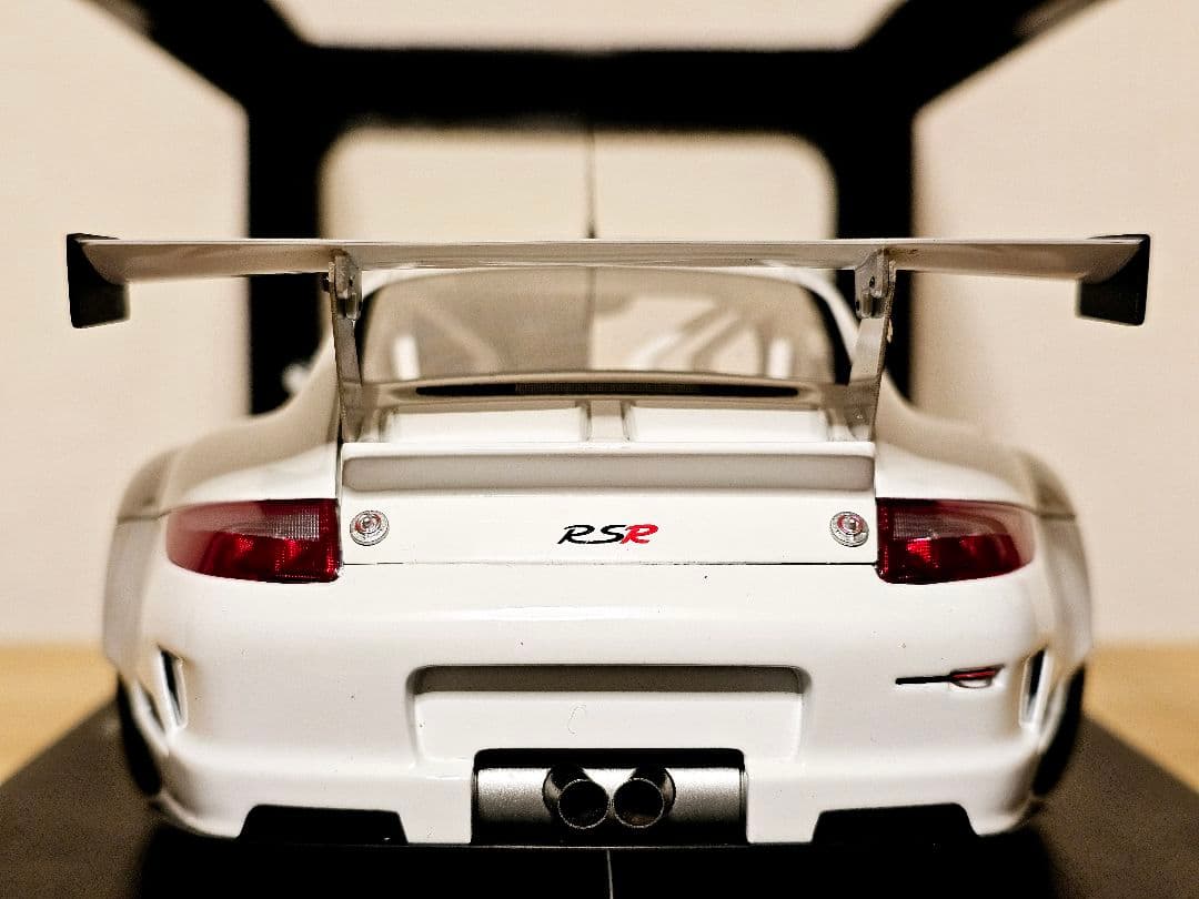 オートアート1/18 ポルシェ911(997) GT3RSR 2009
