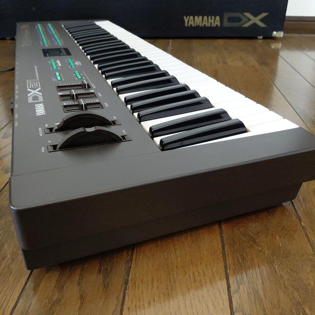 YAMAHA DX21 シンセサイザー　純正ケース付き