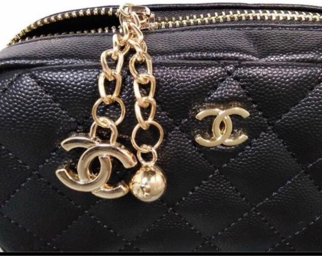 CHANEL ノベルティ チャームショルダーバック
