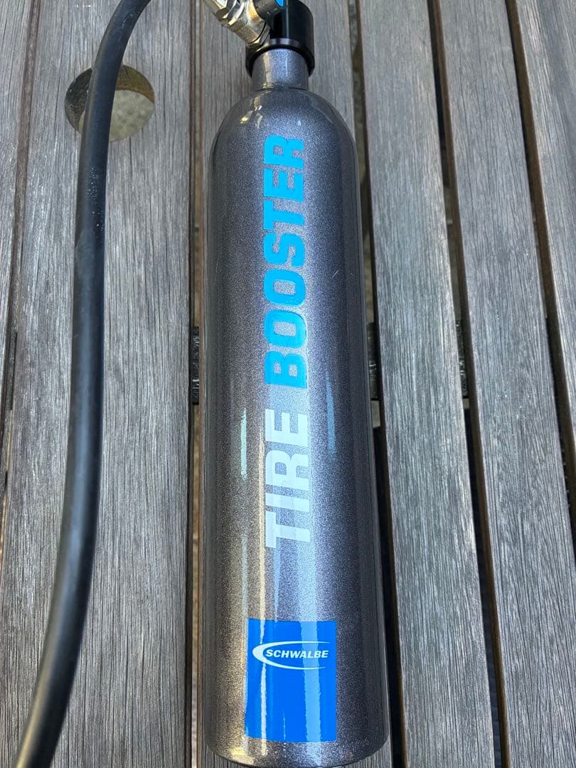 SCHWALBE TIRE BOOSTER 空気圧系　シュワルベ　ブースター