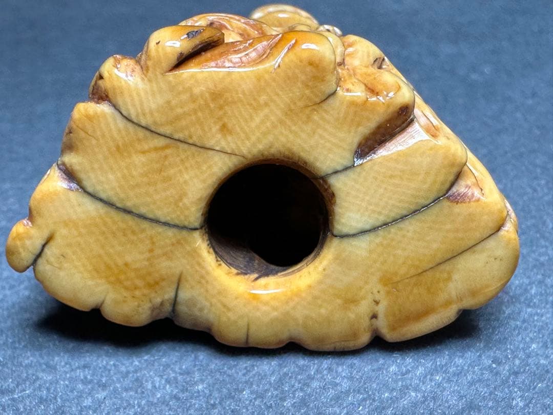 極上　根付　天然素材　アンティーク　骨董　飾り物　古美術品　 置物　細密細工