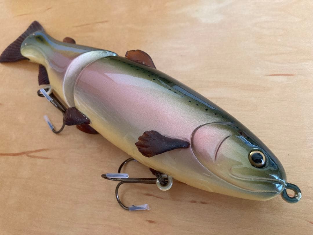 キャスティークトラウトリップレス　rare castaic trout