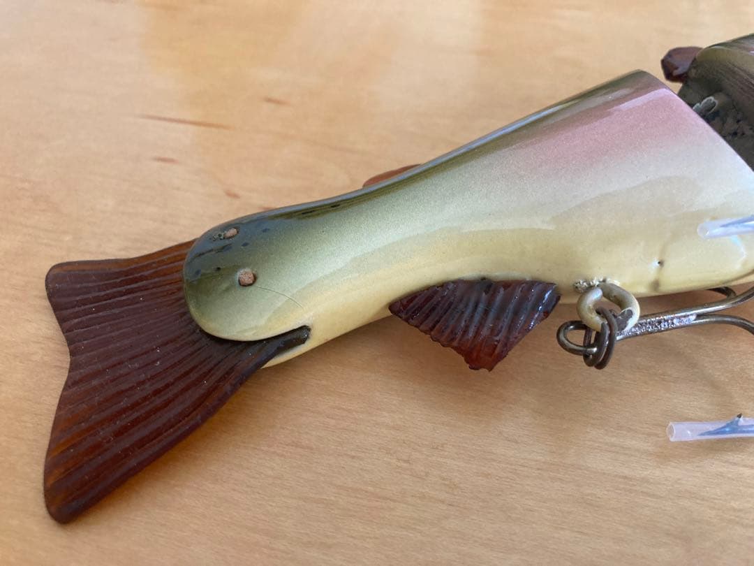 キャスティークトラウトリップレス　rare castaic trout