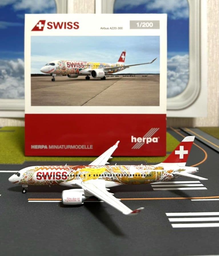 SWISS A220-300 特別塗装機 1/200　ヘルパ