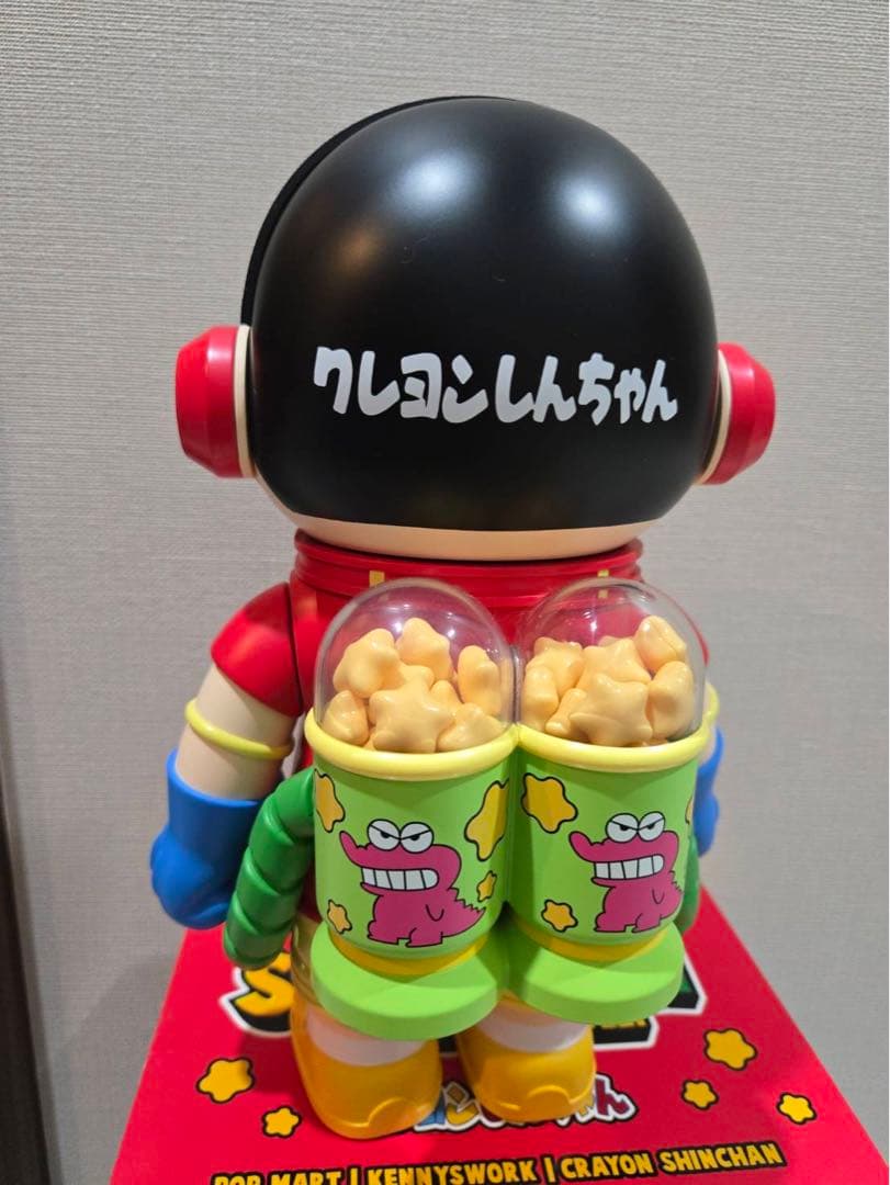 MEGA SPACE molly 400%クレヨンしんちゃん　POPMART