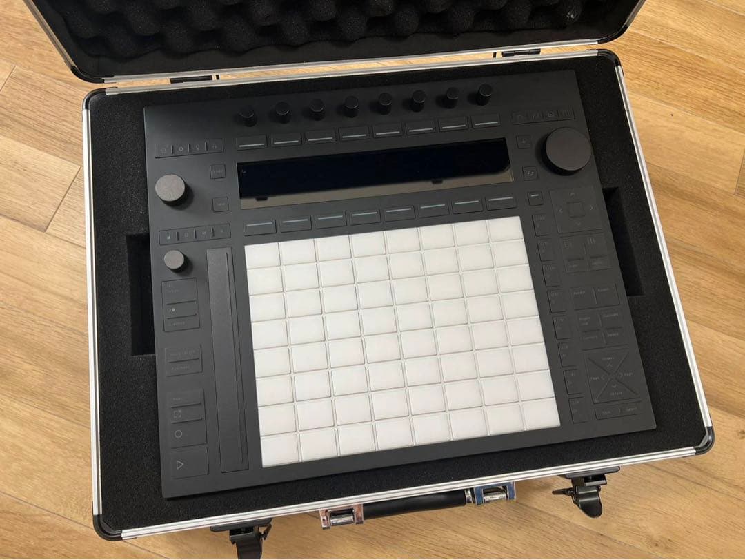 【ほぼ未使用品】Ableton Push3 Stand alone 専用ケース付
