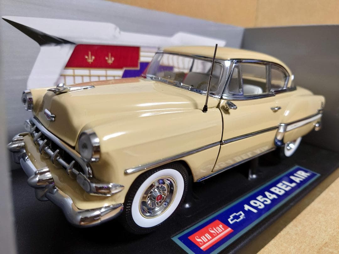 1/18 シボレーベルエア Bel Air 1954ダイキャスト製ミニカー 中古