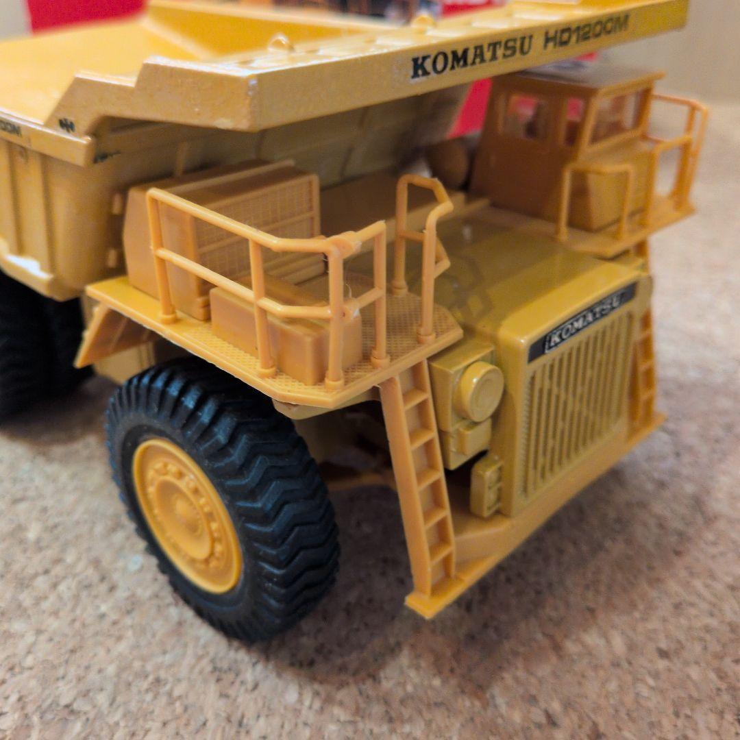 ミニカー Komatsu Dump Truck HD1200M