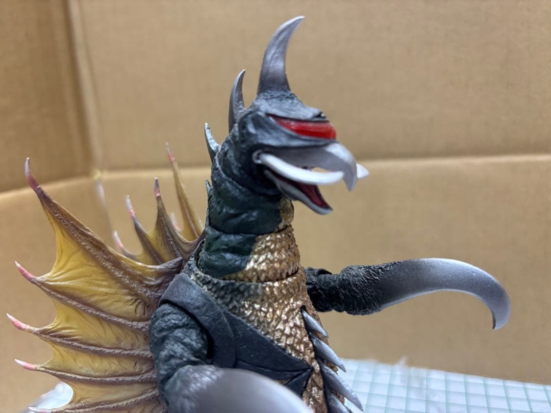 モンスターアーツ　ゴジラ怪獣 ガイガン